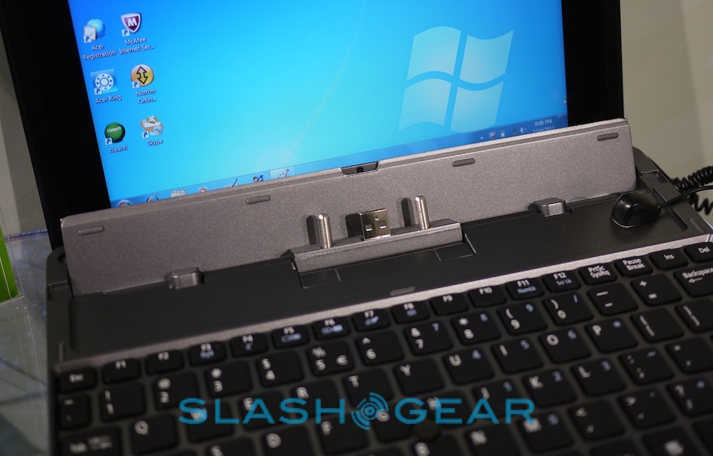 Acer Iconia Tab W500 Tablet Hands-On