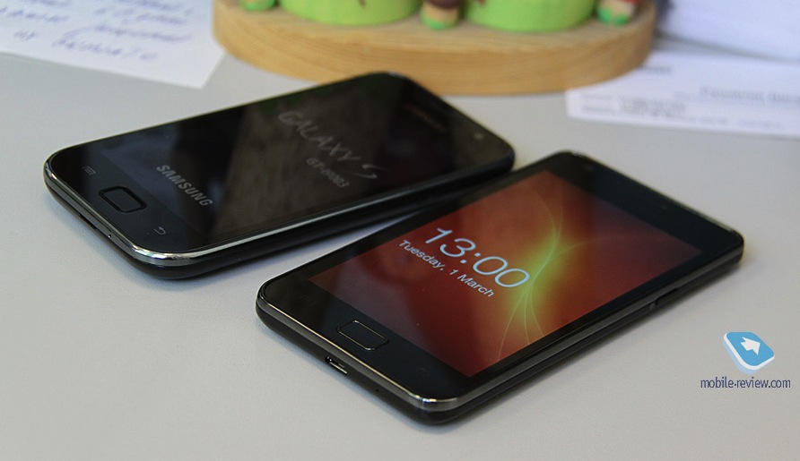 Samsung's Galaxy S II gets glowing prototype preview [Video] - SlashGear