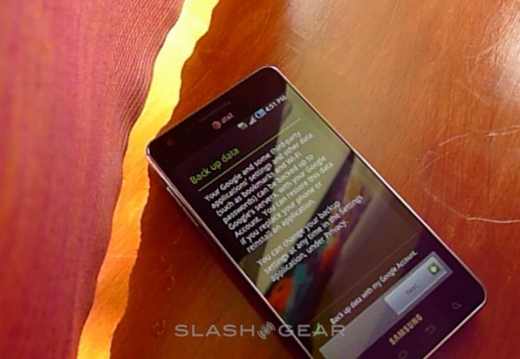 Samsung INFUSE 4G Unboxing and hands-on - SlashGear