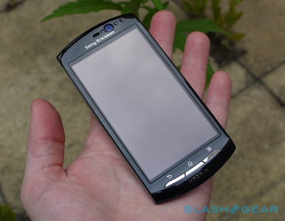 Sony Ericsson XPERIA Neo Review - SlashGear