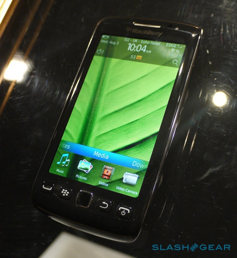 BlackBerry Torch 9850/9860 Hands-On [Video] - SlashGear