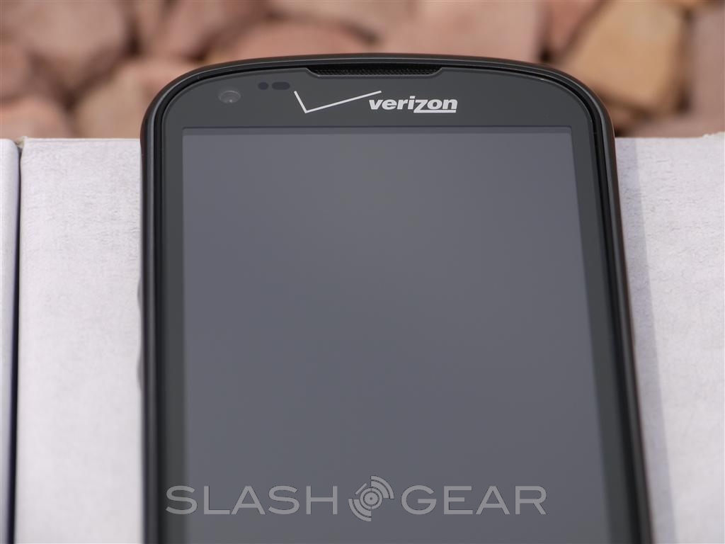 Pantech Breakout Review [Verizon 4G LTE] - SlashGear