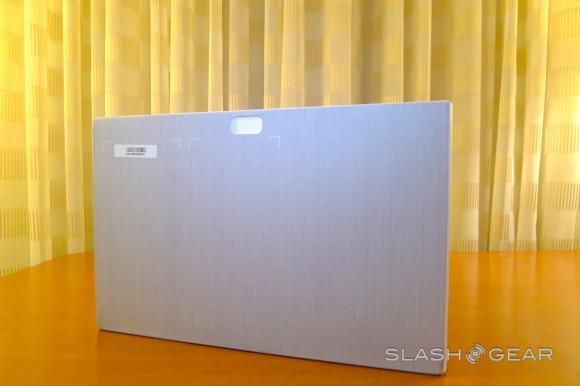 Windows 8 Tablet Hands-on - SlashGear