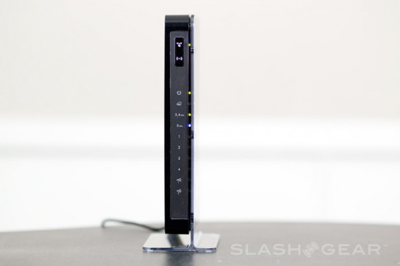 Netgear WNDR4500 Review - SlashGear