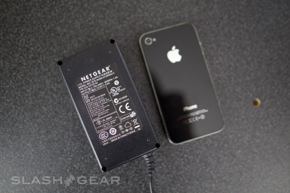 Netgear WNDR4500 Review - SlashGear