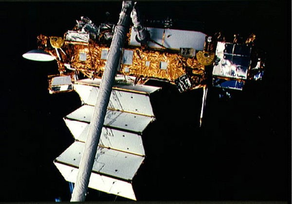 Upper Atmosphere Research Satellite to fall back to Earth Friday after ...