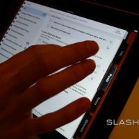 iBooks 2 Hands-On - SlashGear