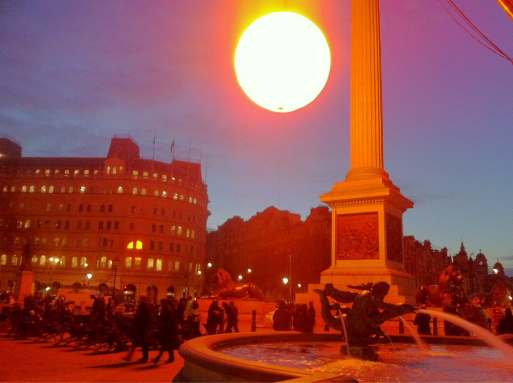 Trafalgar Sun raises 4m lumen artificial star above London - SlashGear