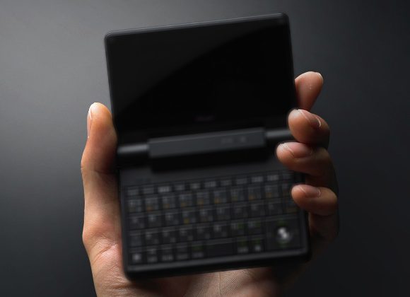 Google "next-gen personal communication device" in testing - SlashGear