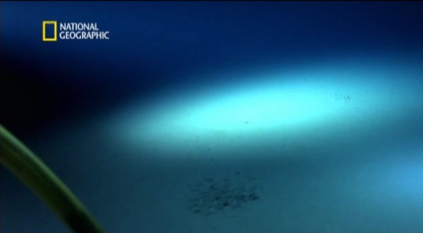 First video of Cameron's 6.8 mile seabed dive released - SlashGear