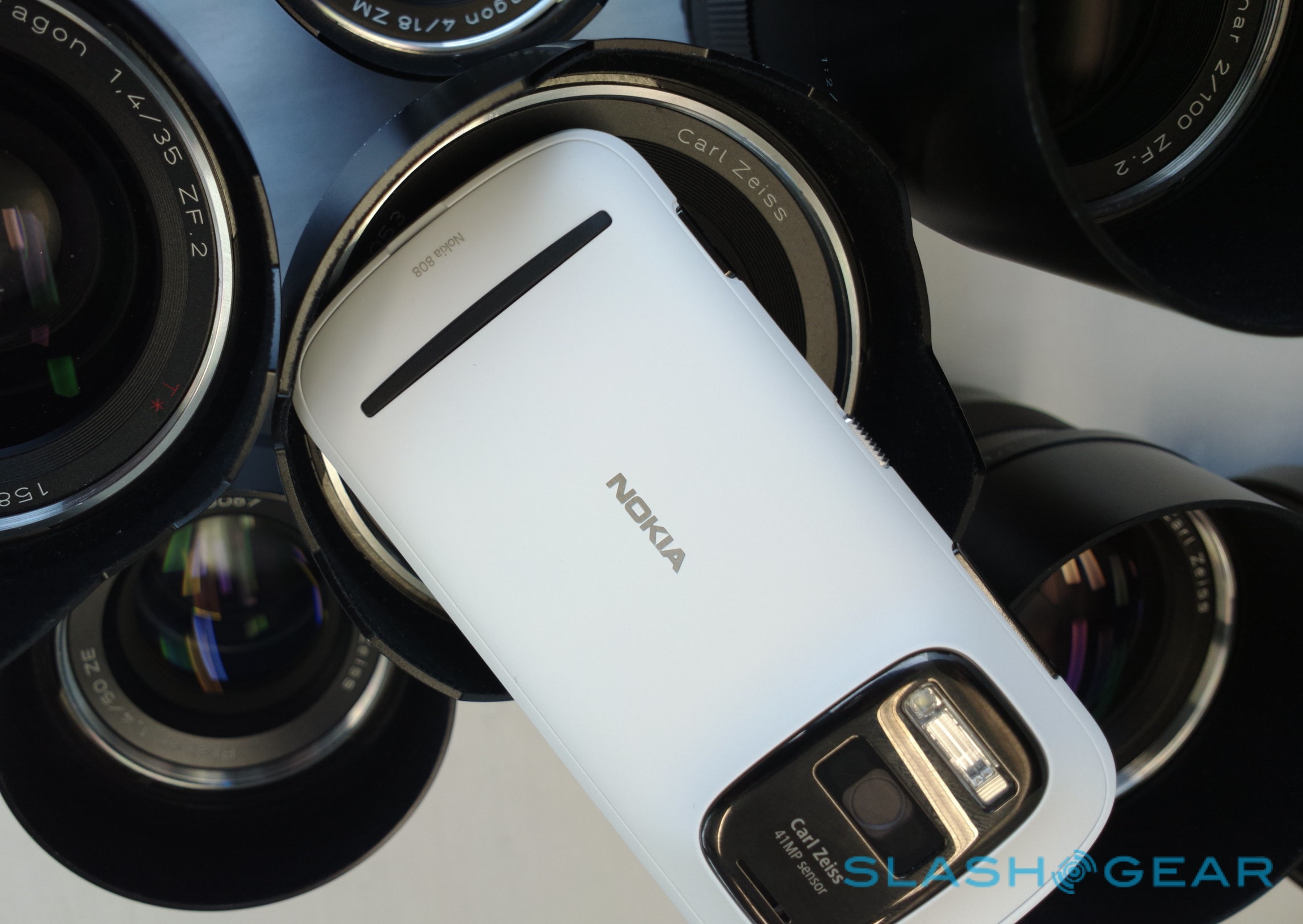 Nokia 808 PureView Explored: Hands-on Samples - SlashGear