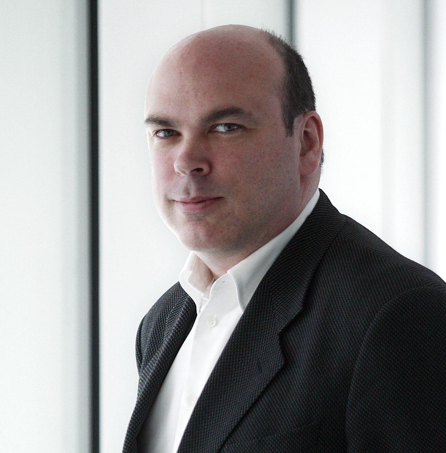 HP Autonomy co-founder Mike Lynch replaced - SlashGear