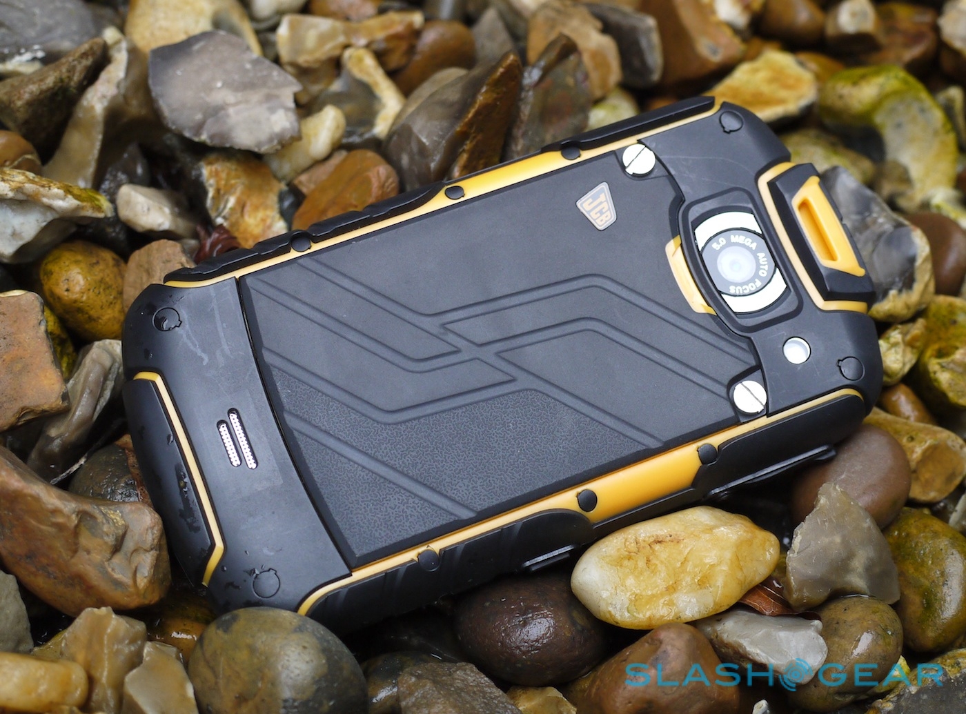 JCB Toughphone Pro-Smart Review - SlashGear