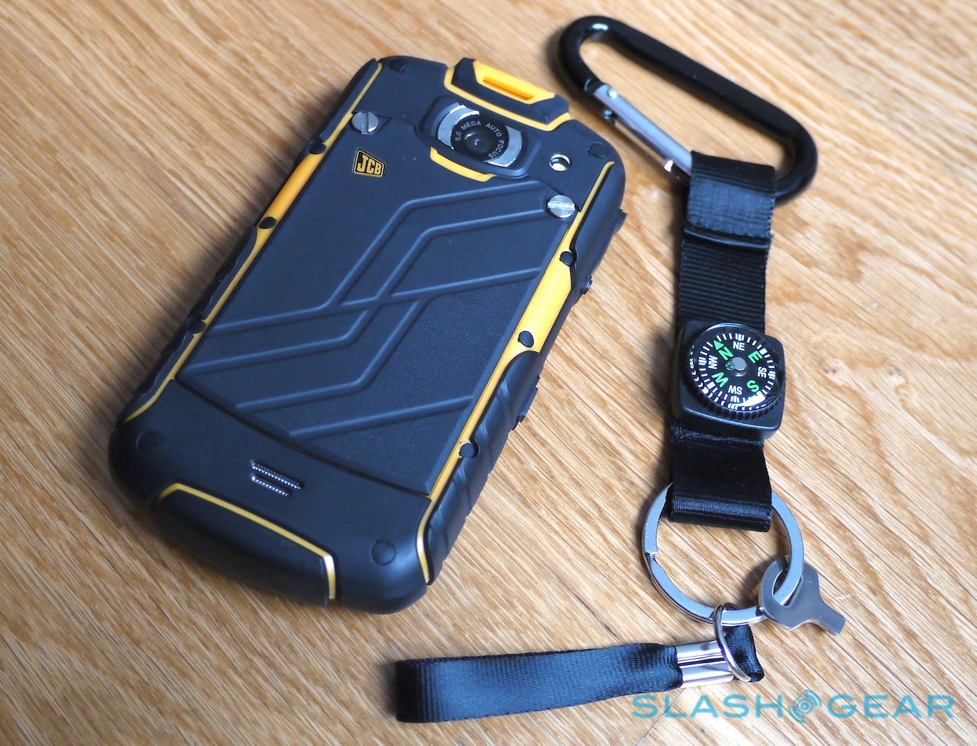 JCB Toughphone Pro-Smart Review - SlashGear