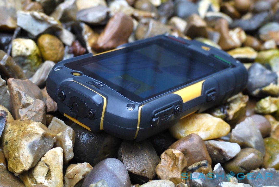 JCB Toughphone Pro-Smart Review - SlashGear