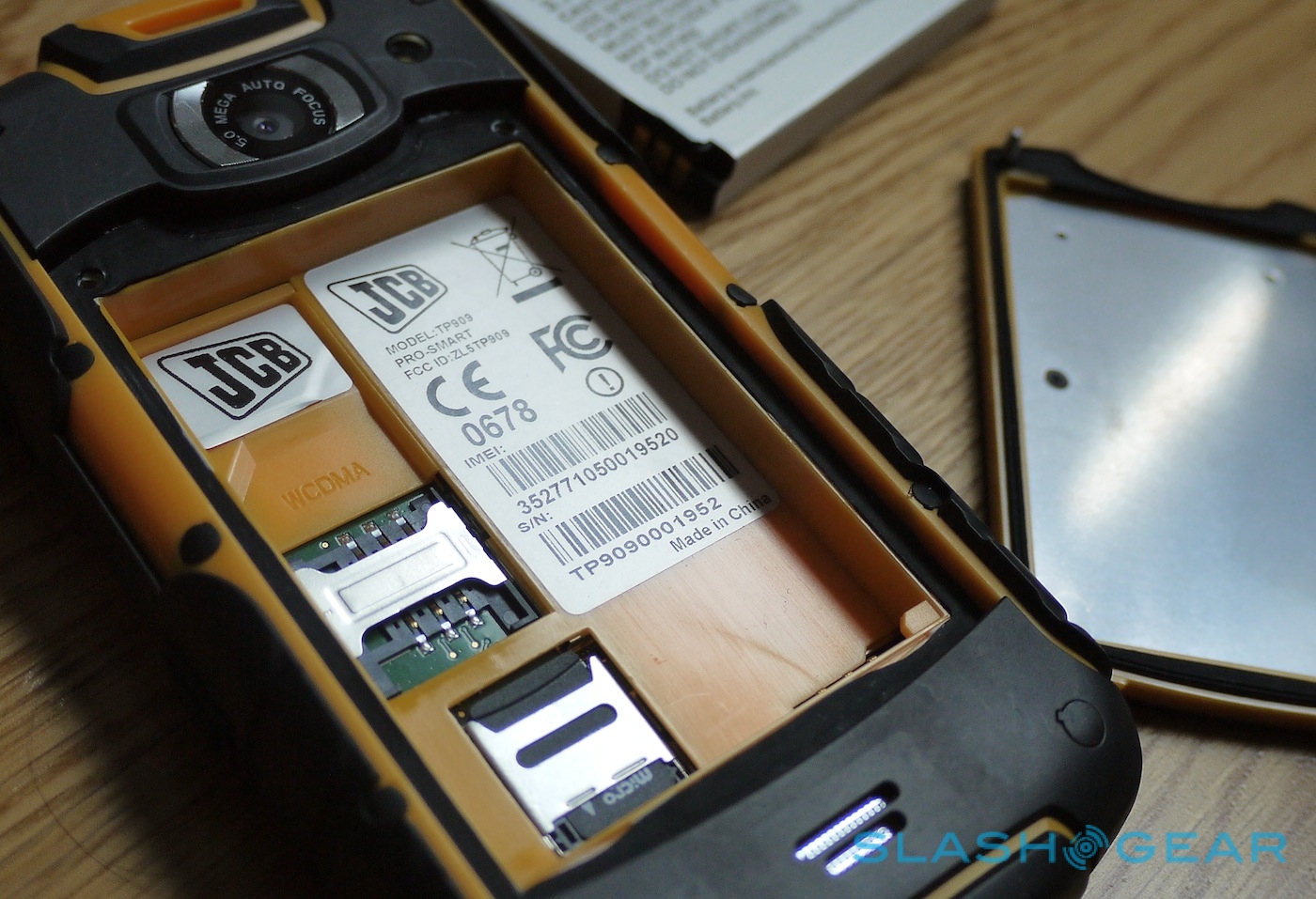 JCB Toughphone Pro-Smart Review - SlashGear