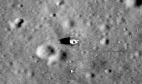LRO photos show most American flags on the moon still standing - SlashGear