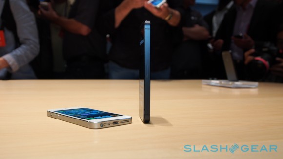 iPhone 5 Hands-on - SlashGear