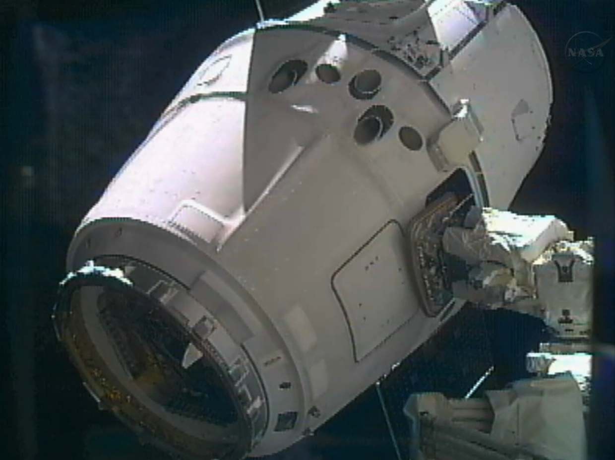 Dragon captured: SpaceX's first ISS supply mission is a success - SlashGear