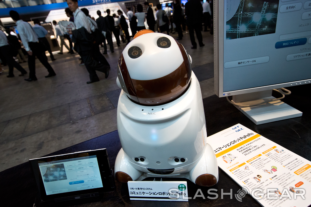 NEC shows off PaPeRo telecommunications robot - SlashGear