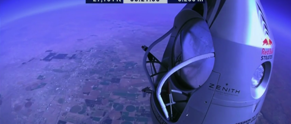 Red Bull Stratos supersonic dive is go! Watch it here… - SlashGear