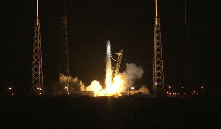 SpaceX CRS-1 Dragon launches successfully despite rocket blow-out ...