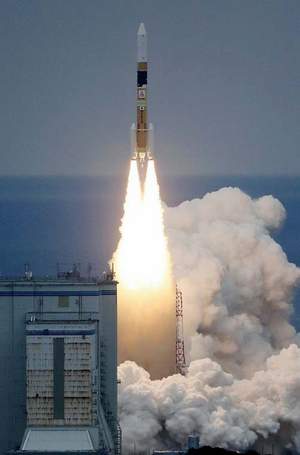 Japan launches two new satellites - SlashGear