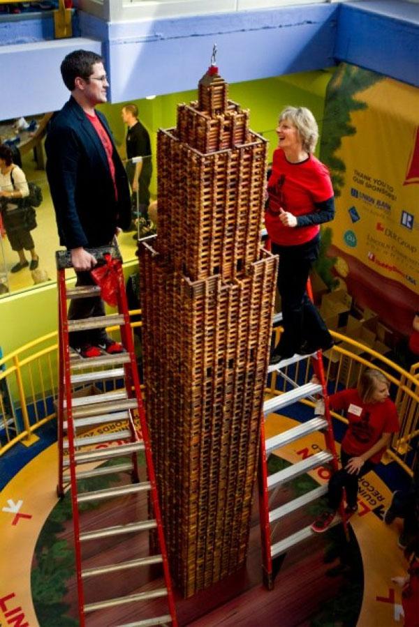 Giant Lincoln Log tower sets a new Guinness World Record - SlashGear