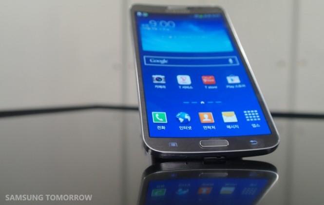 Samsung Galaxy Round curved smartphone just a prototype - SlashGear