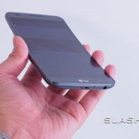 LG G Flex hands-on: AT&T gets curvy - SlashGear