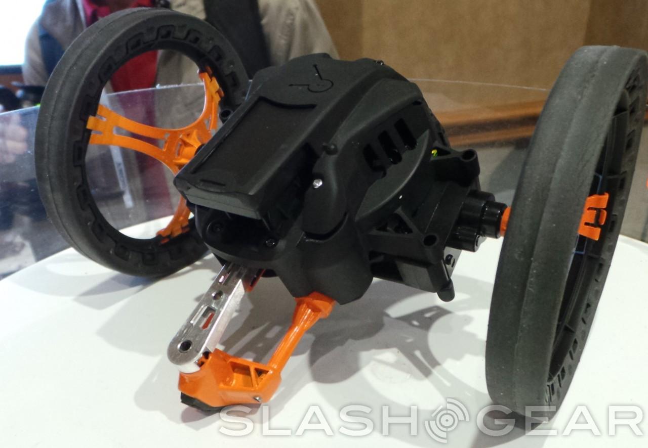 Parrot Jumping Sumo leaps its way into stardom at CES 2014 - SlashGear
