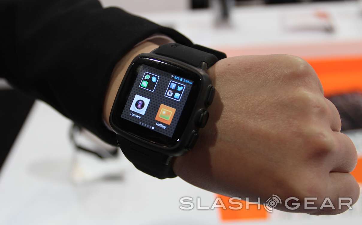 Omate TrueSmart smartwatch hands-on: SIM-toting shooter in the wild ...