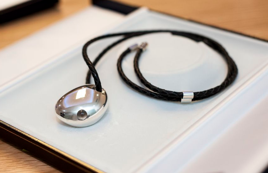 CSR Bluetooth Smart jewelry brings wearables to a fashionable place at ...
