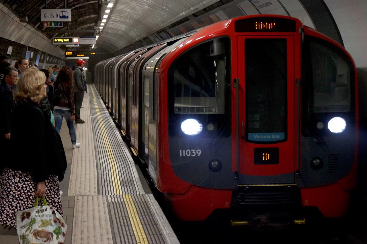 London's Victoria Line suspended following cement flooding in signal ...