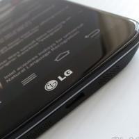 LG G3 reportedly showcased in duo pics - SlashGear