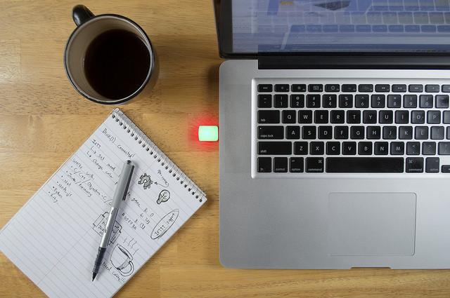 blink(1) gives your computer a notification light via USB - SlashGear