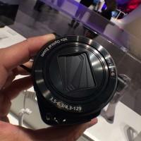 Sony QX30 Lens Camera hands-on - SlashGear