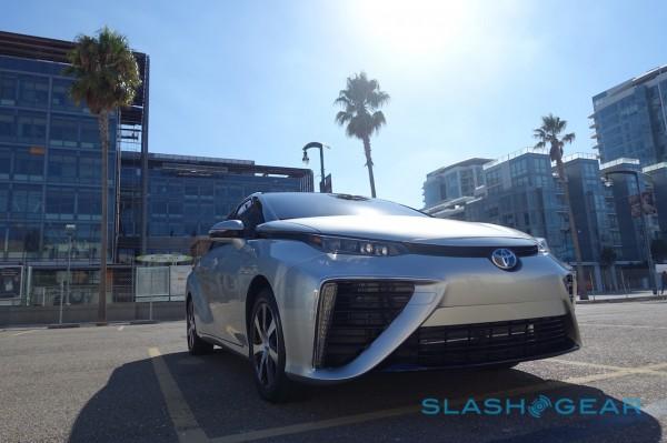 Happy Hydrogen: Up close with Toyota's 2015 FCV - SlashGear