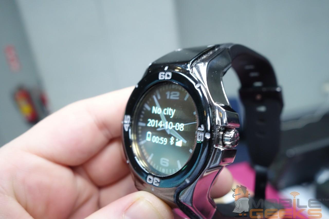 Halo: an analog smartwatch with a transparent OLED display - SlashGear