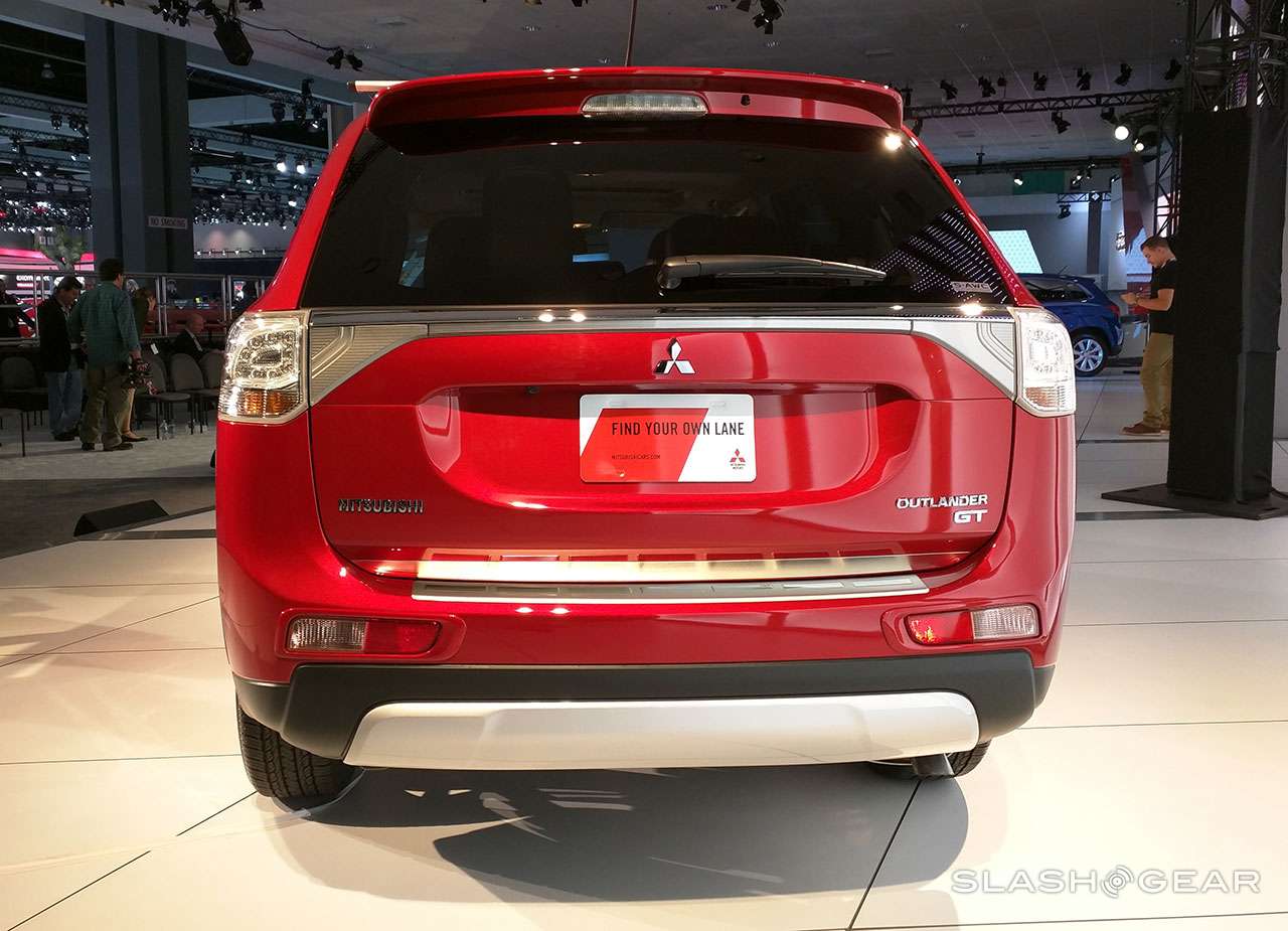 Mitsubishi 2015 Outlander GT Eyes-On