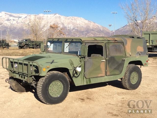 Hummers sold in government auction for first time ever - SlashGear