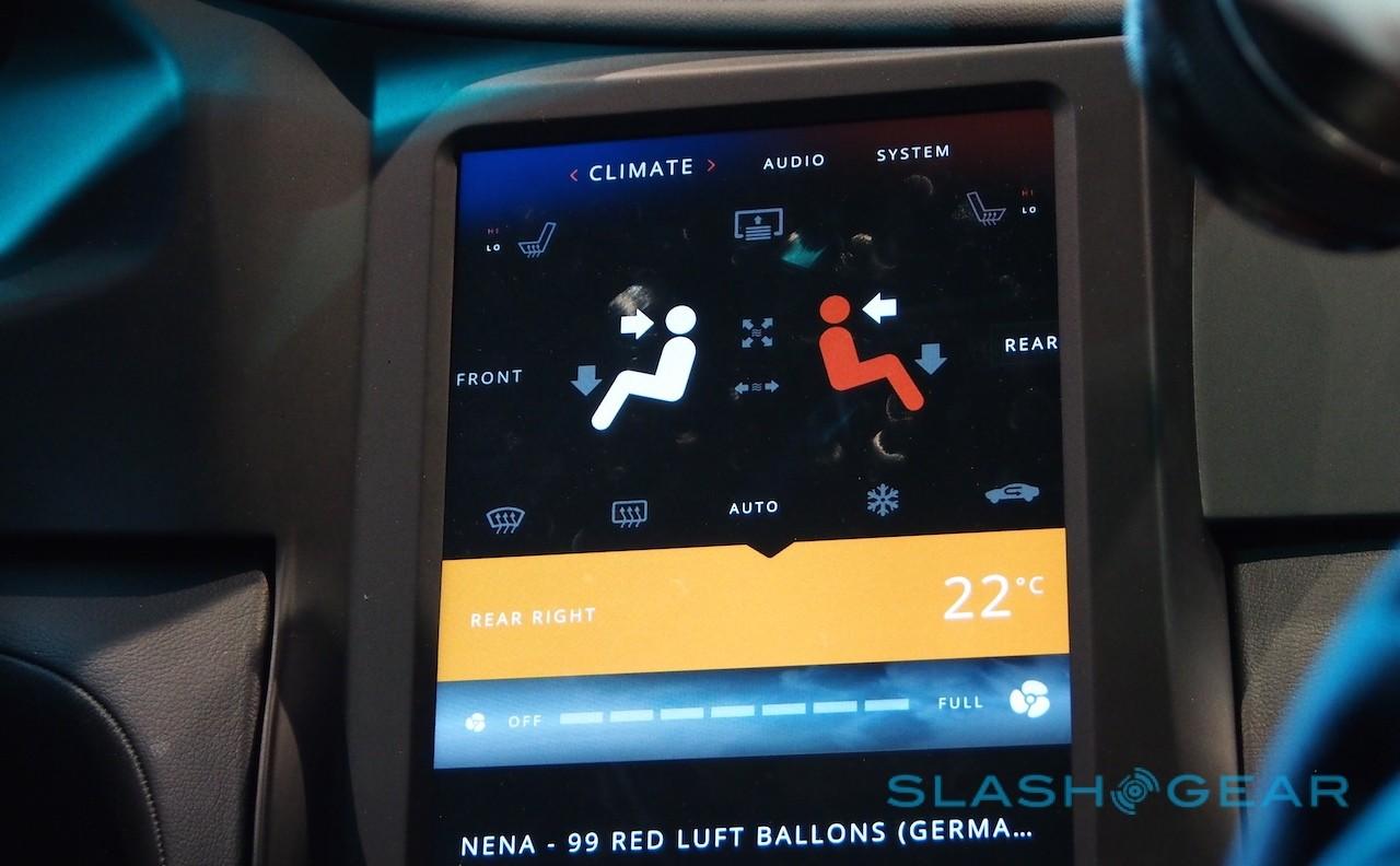 Qualcomm and QNX tag-team the dashboard of the future - SlashGear