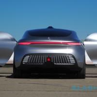 I hitched a ride in Mercedes' F 015 self-driving car - SlashGear