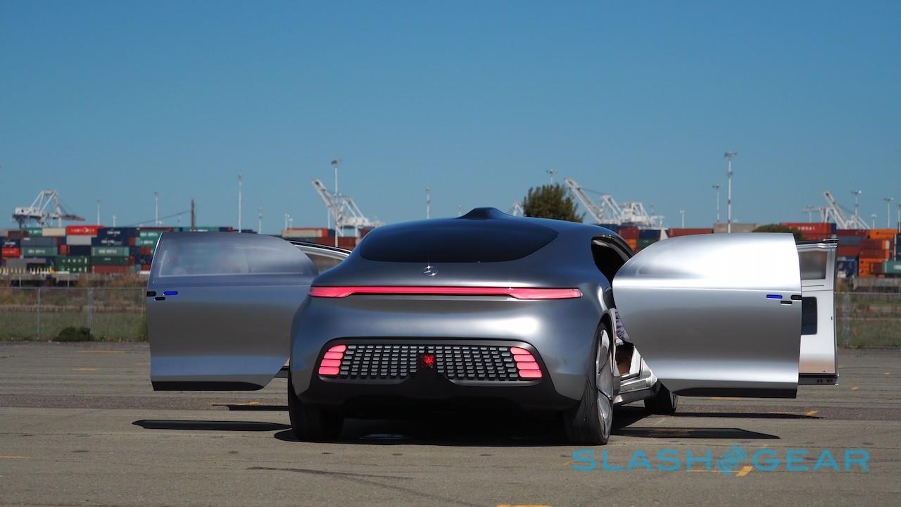 I hitched a ride in Mercedes' F 015 self-driving car - SlashGear