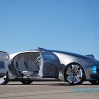 I hitched a ride in Mercedes' F 015 self-driving car - SlashGear