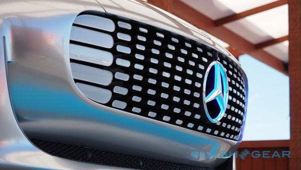 I hitched a ride in Mercedes' F 015 self-driving car - SlashGear
