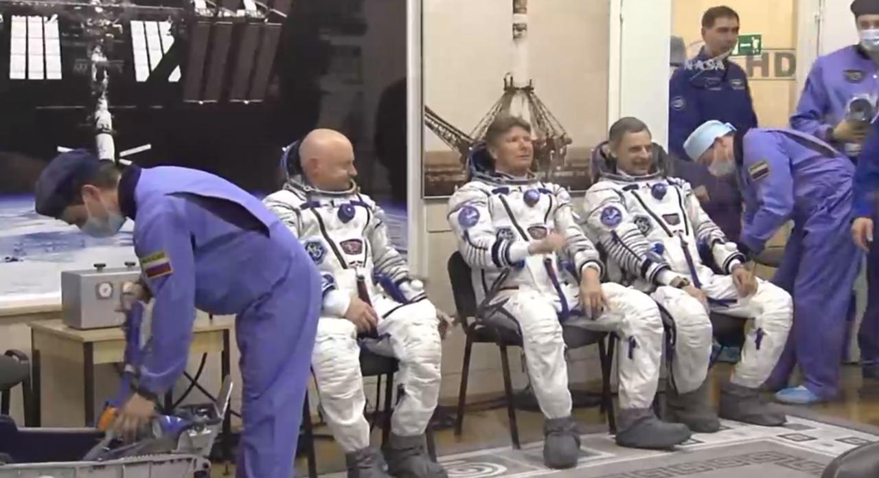 One-year NASA mission launch: watch LIVE as Soyuz takes off - SlashGear