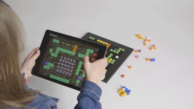 Bloxels lets you build your own video games one block at a time - SlashGear