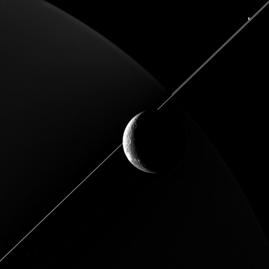 NASA's Cassini spacecraft returns incredible pics of Dione - SlashGear