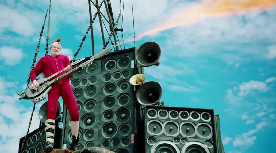 WITNESS CONAN drive to SDCC in the Mad Max DOOF Wagon - SlashGear